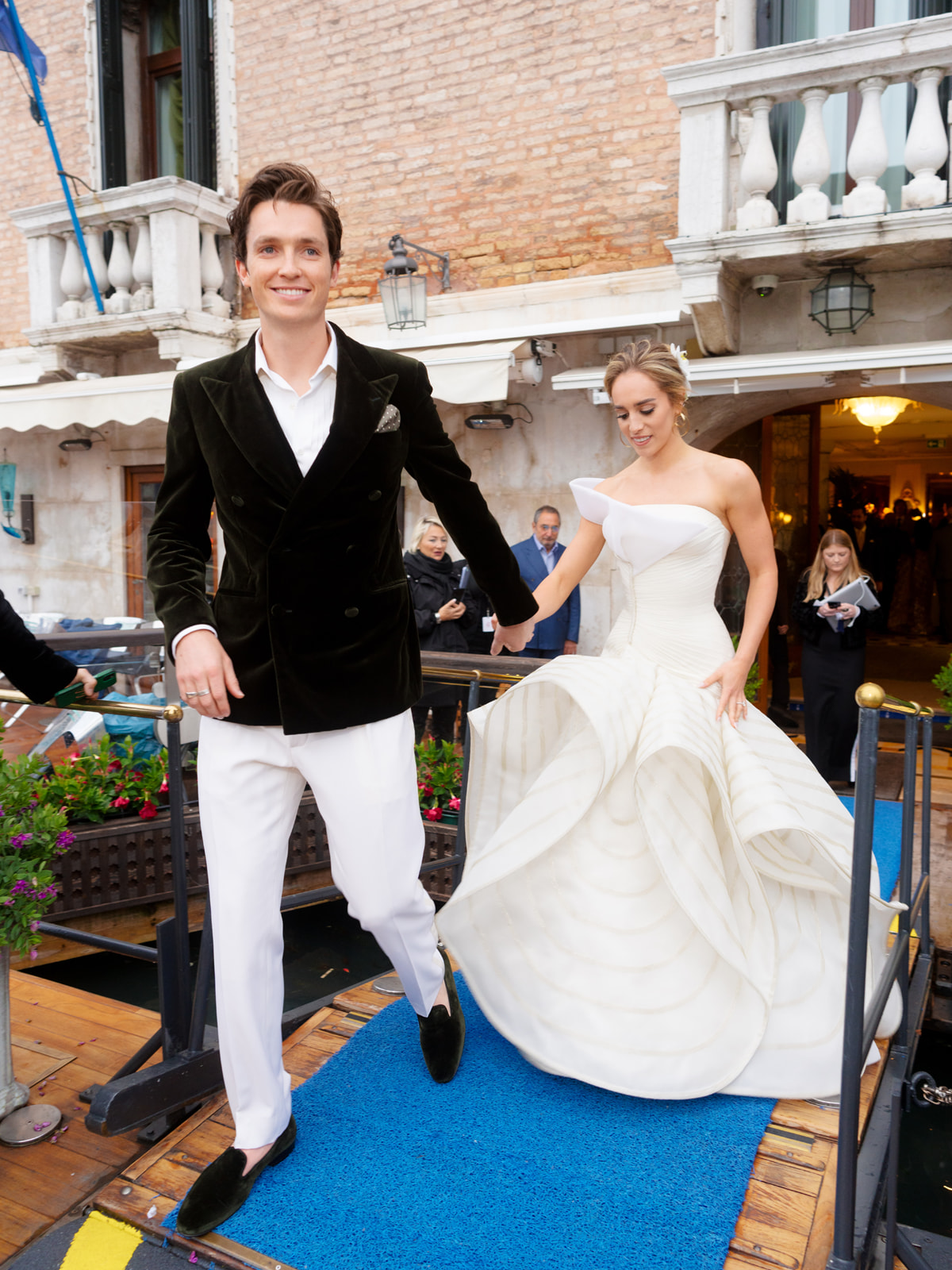 Singer-Songwriter Chloe Stroll and Olympic Snowboarder Scotty James’s ...