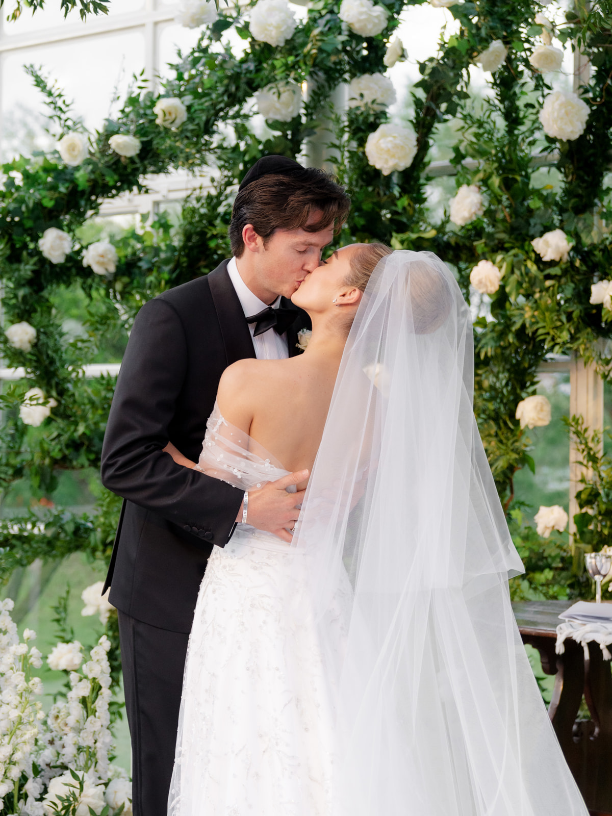 Singer-Songwriter Chloe Stroll and Olympic Snowboarder Scotty James’s ...