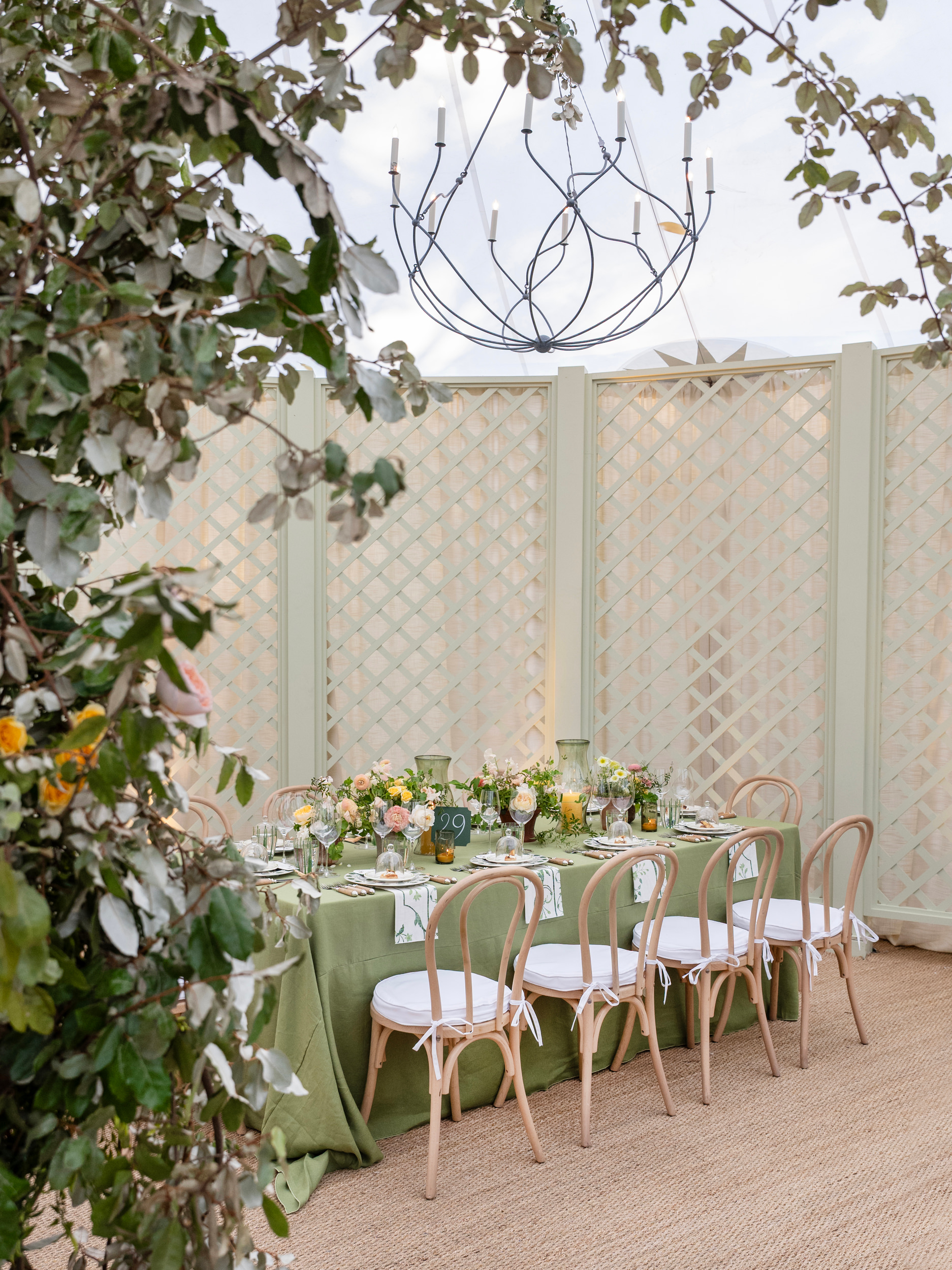 The Bride Wore Oscar de la Renta Down The Aisle at Her Romantic Wedding ...