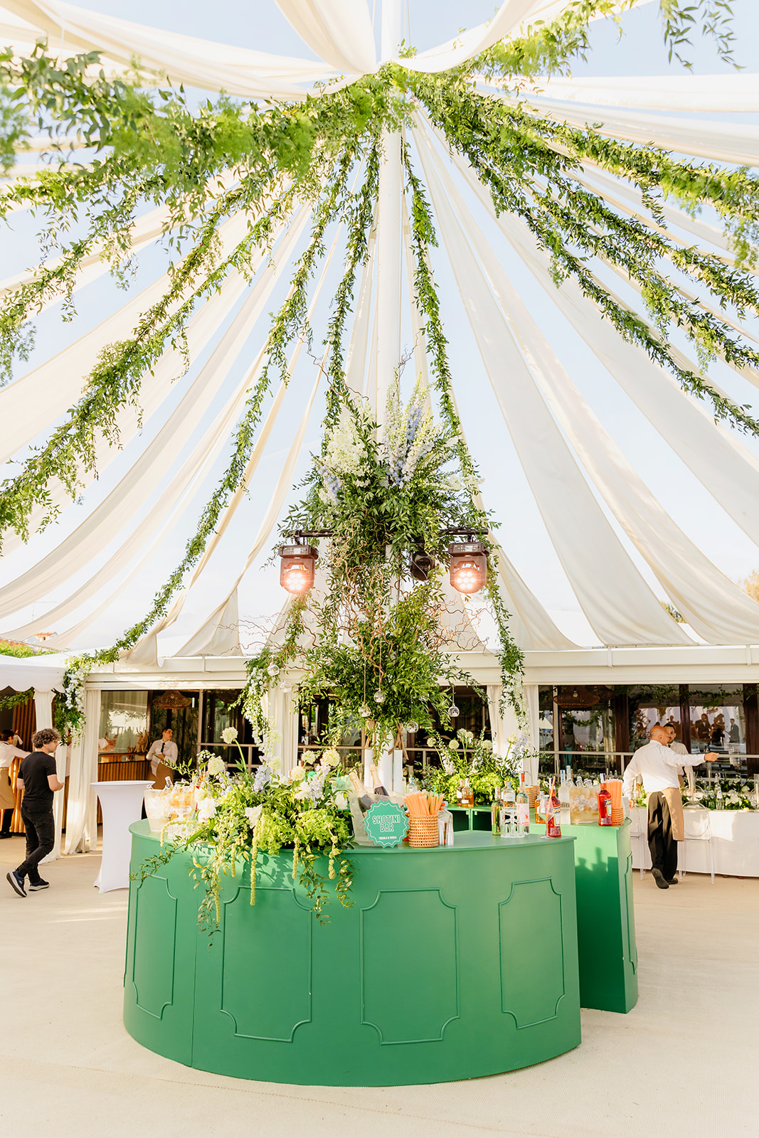 Marisa & Levi - Over The Moon